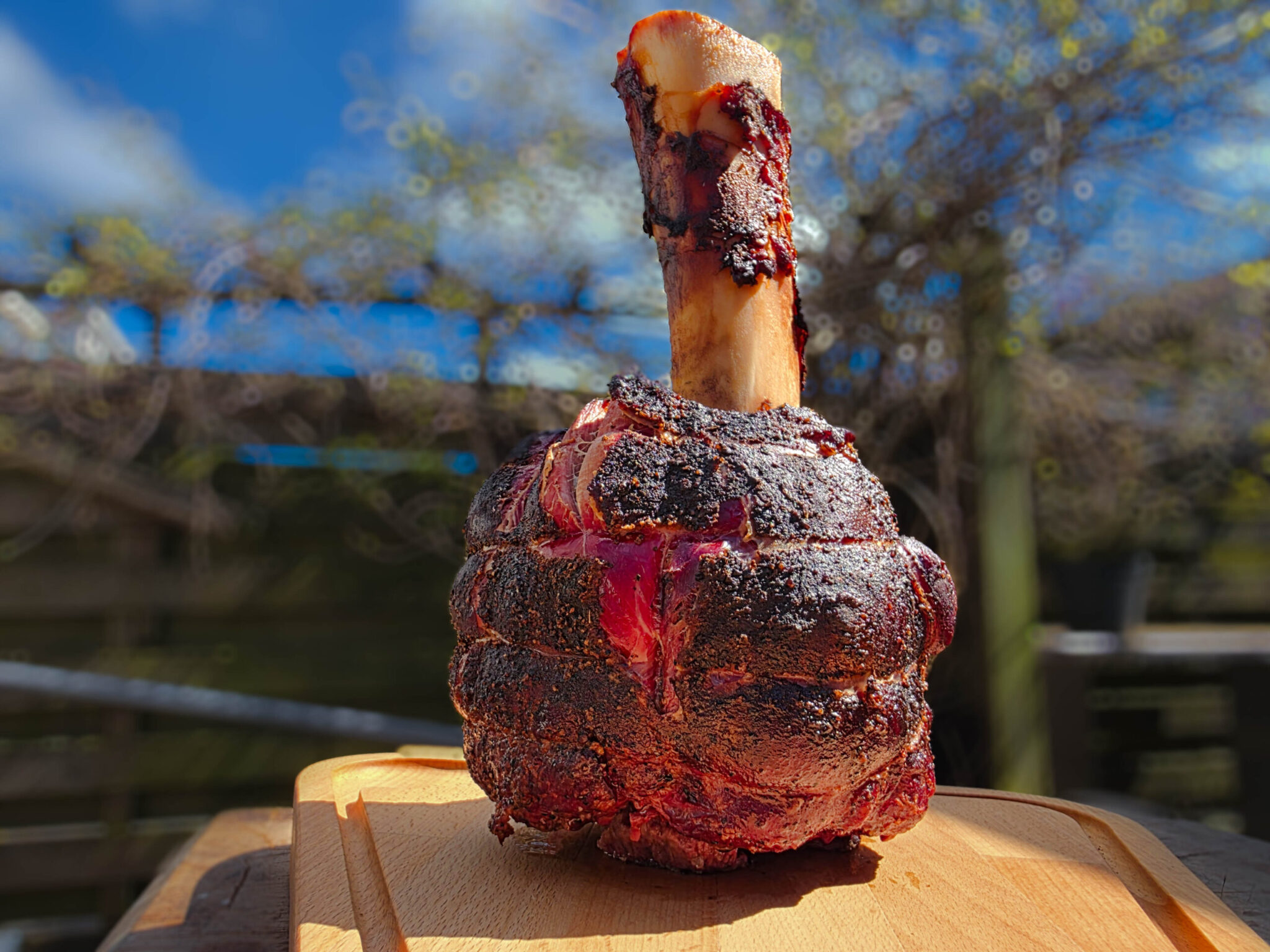 Tomahawk steak van de BBQ – indrukwekkend stuk vlees perfect bereid